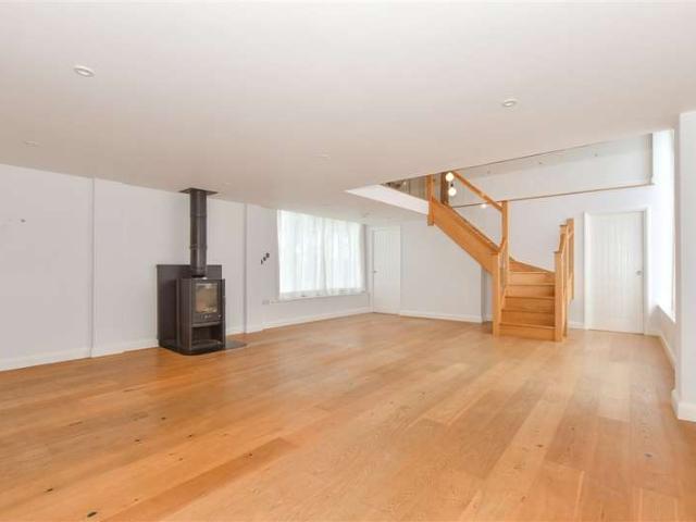 4 Bedroom Unique Property