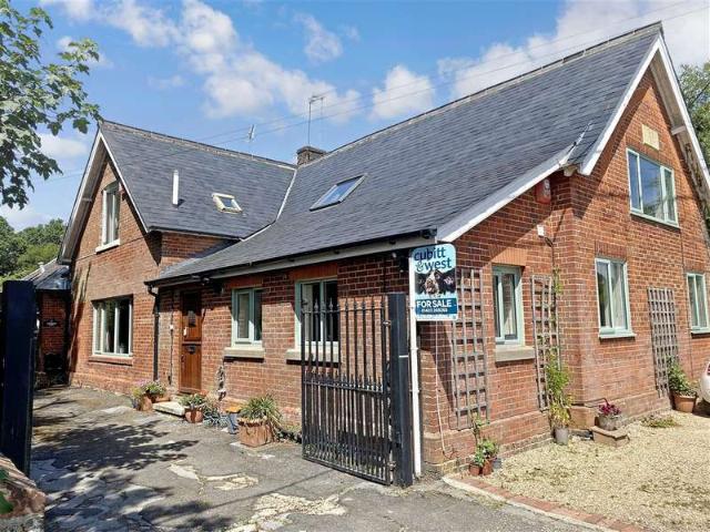 4 Bedroom Unique Property