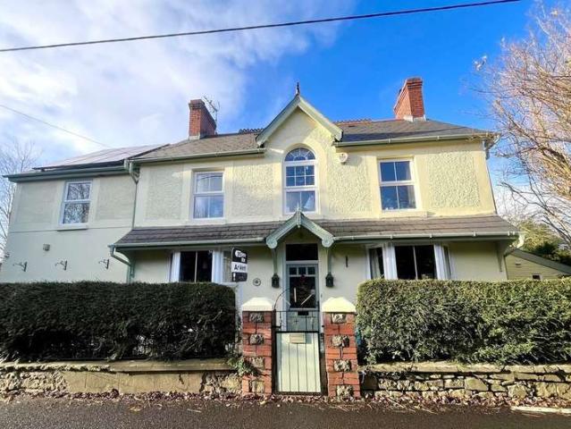 4 Bedroom Unique Property