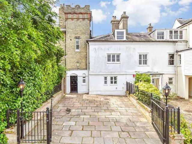 4 Bedroom Unique Property