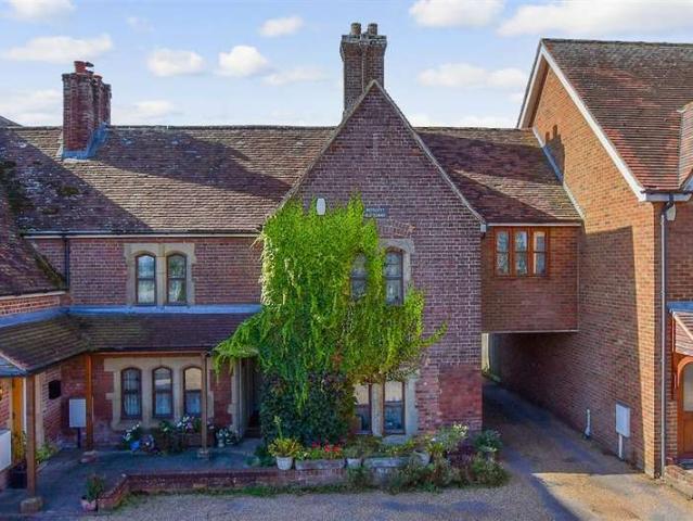 4 Bedroom Unique Property