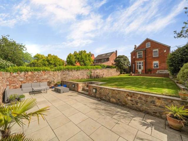 4 Bedroom Unique Property