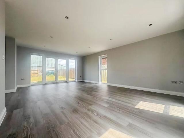 4 bedroom unspecified