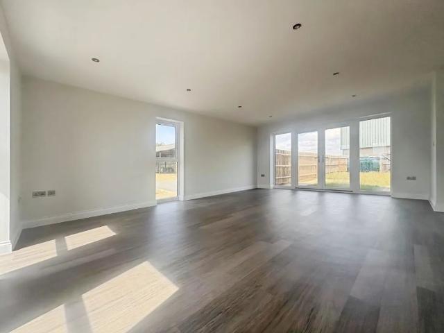 4 bedroom unspecified