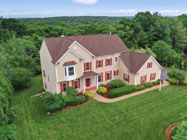 4 bedroom, Upton MA 01568 104788509