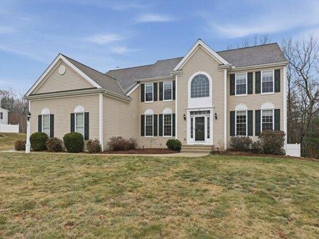 4 bedroom, Upton MA 01568 LS101576715