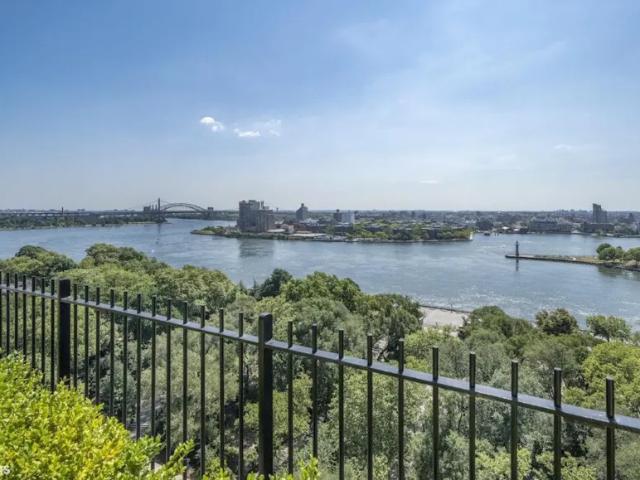 4 bedroom, Upper East Side NY 102468835