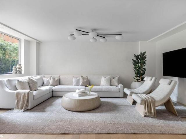 4 bedroom, Upper East Side NY 96882071