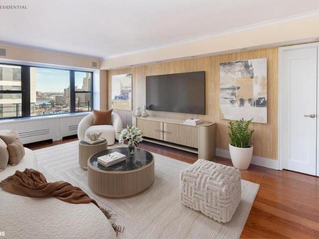 4 bedroom, Upper East Side NY 98817944