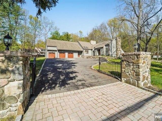 4 bedroom, Upper Saddle River NJ 07458 102214561