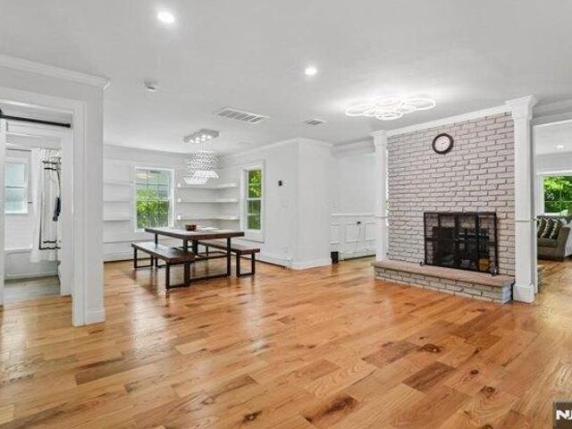 4 bedroom, Upper Saddle River NJ 07458 104604357