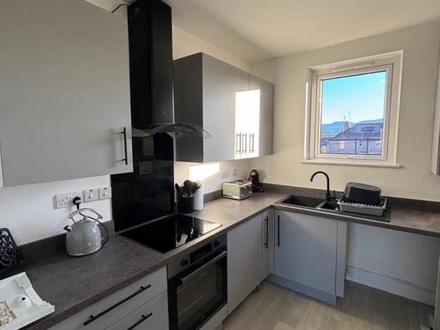 4 bedroom upper villa flat available now