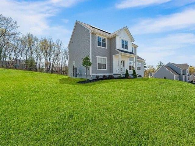 4 bedroom, Uxbridge MA 01569 LS102668969