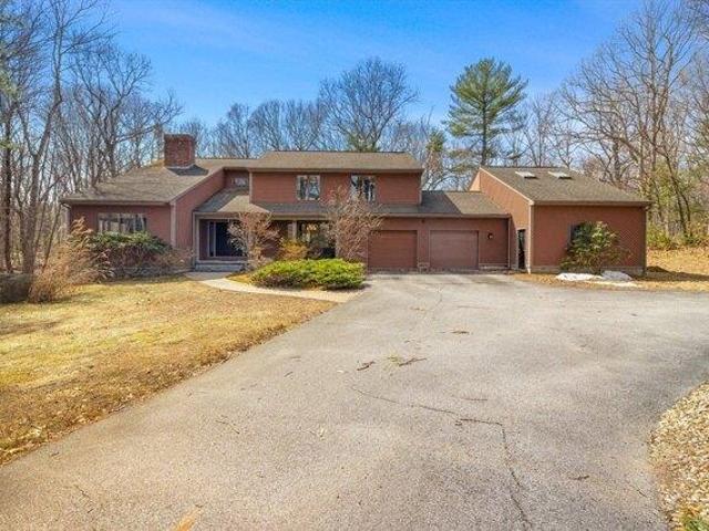 4 bedroom, Uxbridge MA 01569 LS102315974