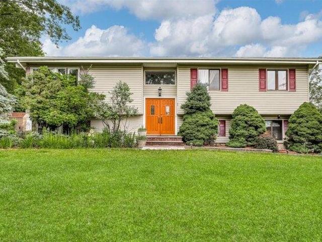 4 bedroom, Valley Cottage NY 10989 LS101783220