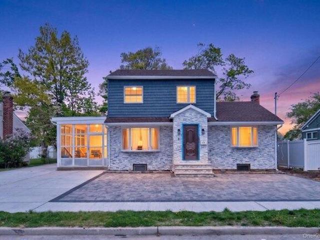 4 bedroom, Valley Stream NY 11580 103603177