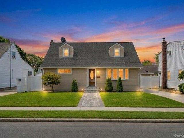 4 bedroom, Valley Stream NY 11580 104922028