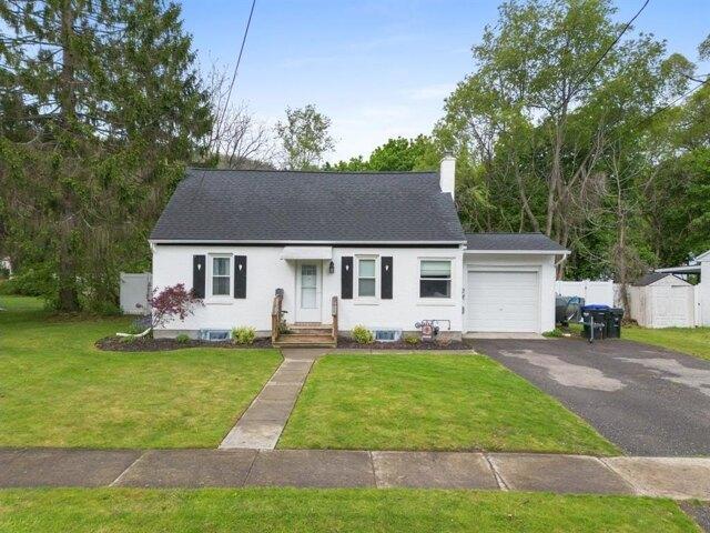 4 bedroom, Vestal NY 13850 103627673