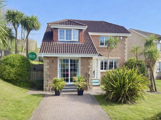 4 Bedroom Villa House