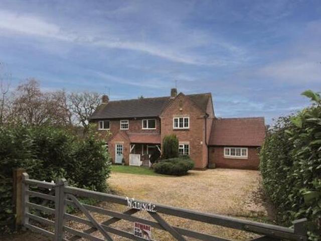 4 Bedroom Village House For Sale In Warwick, Warwickshire