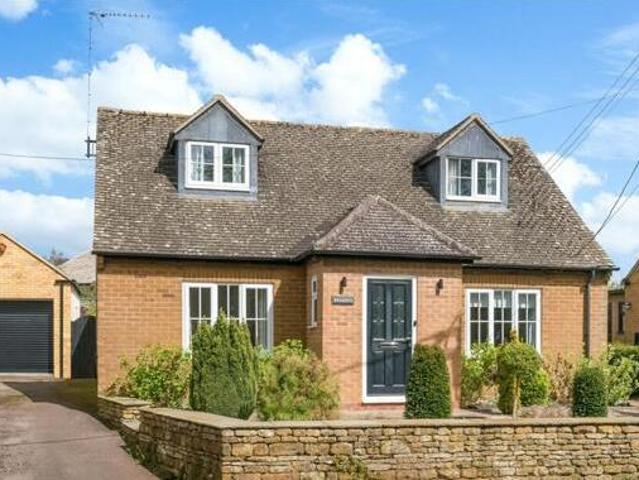 4 Bedroom Village House For Sale In Duns Tew, Oxfordshire