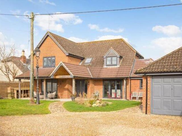 4 Bedroom Village House For Sale In Pewsey, Wiltshire