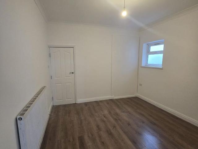 4 Bedroomed Property to Let in Birmingham