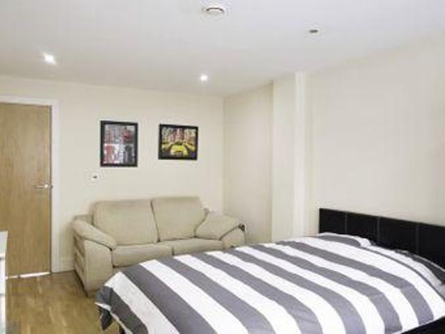 4 Bedrooms Maisonette for rent in Chart Street, London N1