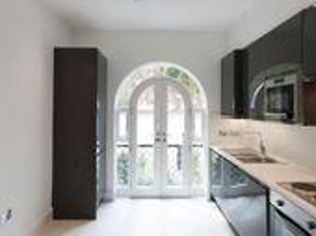 4 Bedrooms Maisonette for rent in Argyle Street, London WC1H