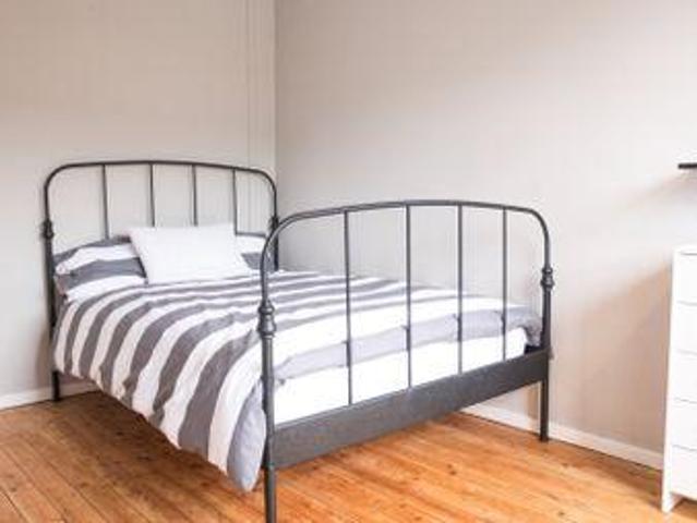4 Bedrooms Maisonette for rent in Borough Road, London SE1