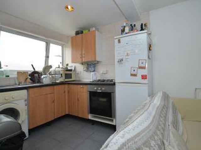 4 Bedrooms Maisonette for rent in Portia Way, Mile End, East London, London E3