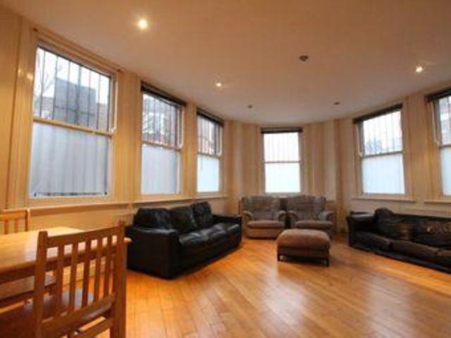 4 Bedrooms Maisonette for rent in Rostrevor Road, London SW6