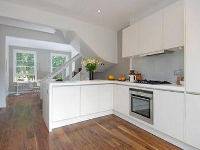 4 Bedrooms Maisonette for rent in Upper Street, London N1