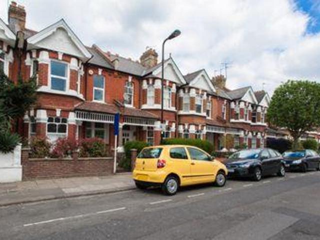 4 Bedrooms Maisonette for rent in Valetta Road, Acton W3