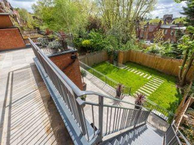 4 Bedrooms Maisonette for sale in Frognal Lane, Hampstead NW3