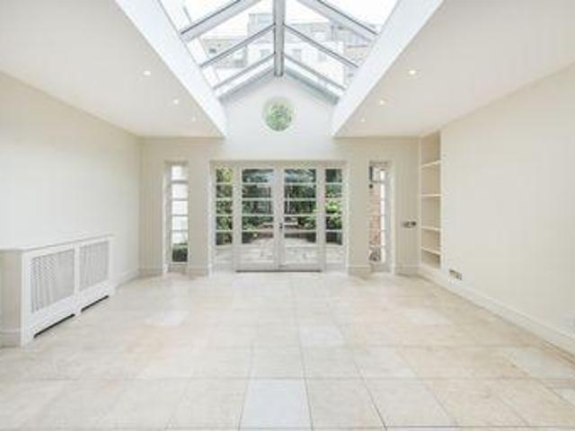4 Bedrooms Mews house for rent in Cadogan Lane, London SW1X