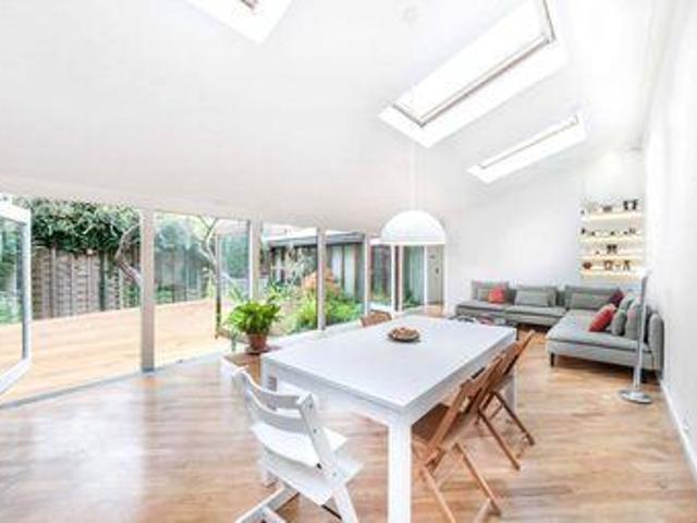 4 Bedrooms Mews house for rent in Forest Road, Kew, Surrey TW9