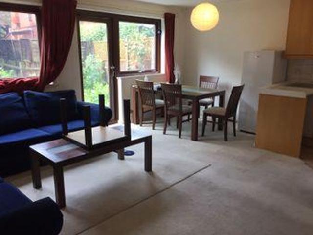 4 Bedrooms Mews house for rent in Worchester Mews, London NW6