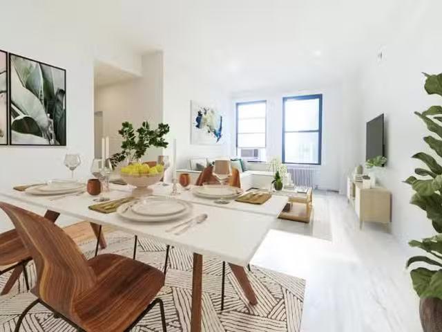 4 Bedrooms at 135 William St for $7,225 by Abigail Hakimian