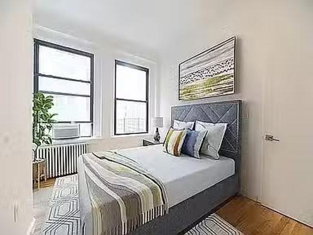 4 Bedrooms at 135 William Street for $7,600 by Aminata Moschella
