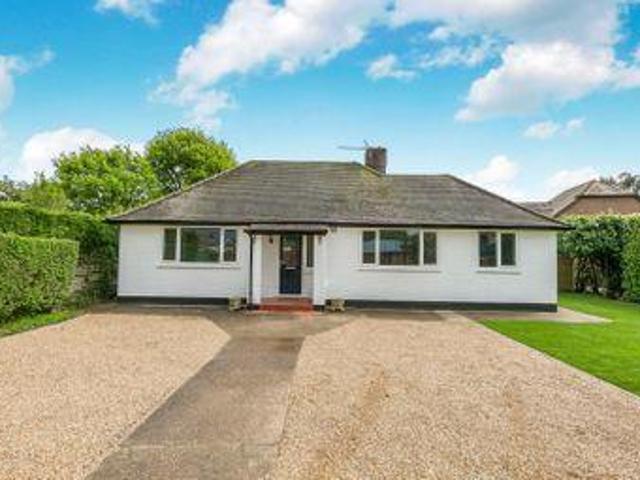 4 Bedrooms Bungalow for rent in Oak Tree Close, Jacob´s Well, Guildford GU4