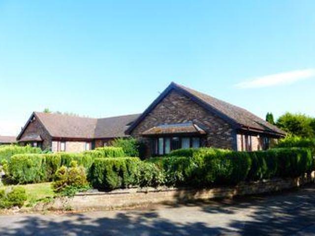 4 Bedrooms Bungalow for rent in Colchester Road, Great Bentley, Colchester CO7