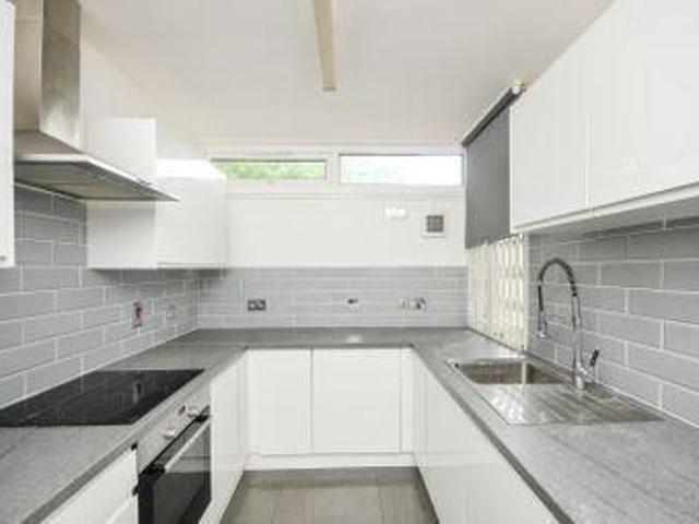 4 Bedrooms Bungalow for rent in Kirwyn Way, London SE5
