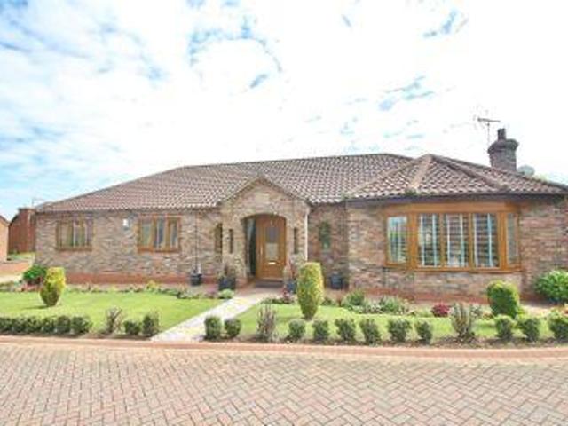 4 Bedrooms Bungalow for sale in Birchwood Close, Barton Upon Humber, North Lincolnshire DN18