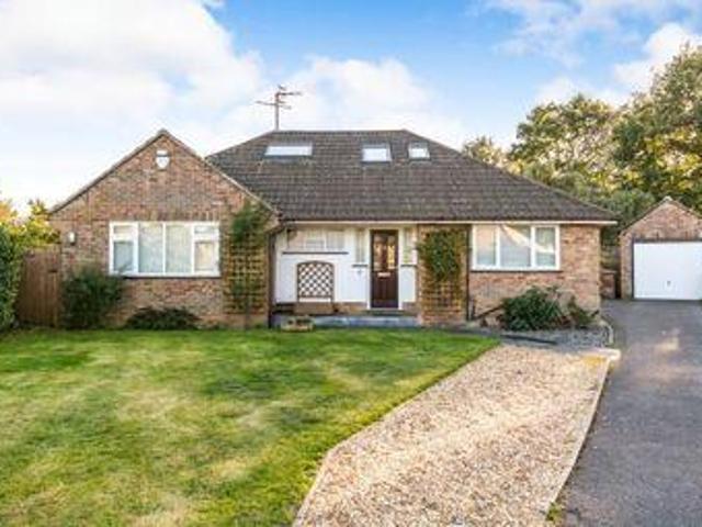 4 Bedrooms Bungalow for sale in Bramley, Guildford, Surrey GU5