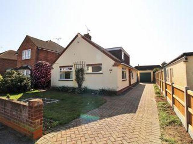 4 Bedrooms Bungalow for sale in Chestnut Avenue, Colchester CO2