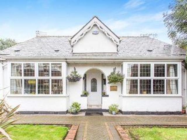 4 Bedrooms Bungalow for sale in King Street, Westhoughton, Bolton, Greater Manchester BL5