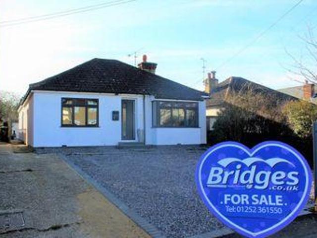 4 Bedrooms Bungalow for sale in Star Lane, Ash GU12