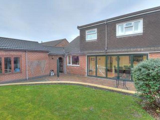 4 Bedrooms Bungalow for sale in Welbeck Drive, Wingerworth, Chesterfield S42