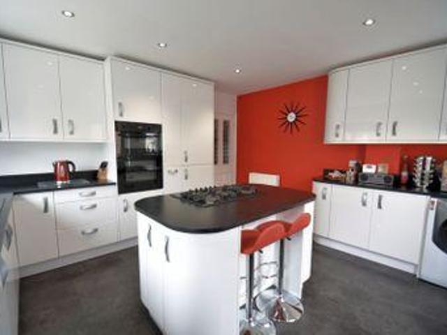 4 Bedrooms Bungalow for sale in Wessex Road, Didcot OX11